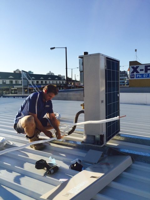 Deep Blue Air Conditioning | Website Design by iOnline